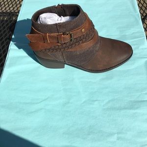 Pierre Dumas | Shoes | Nib Victoria Booties Brown Pierre Dumas | Poshmark